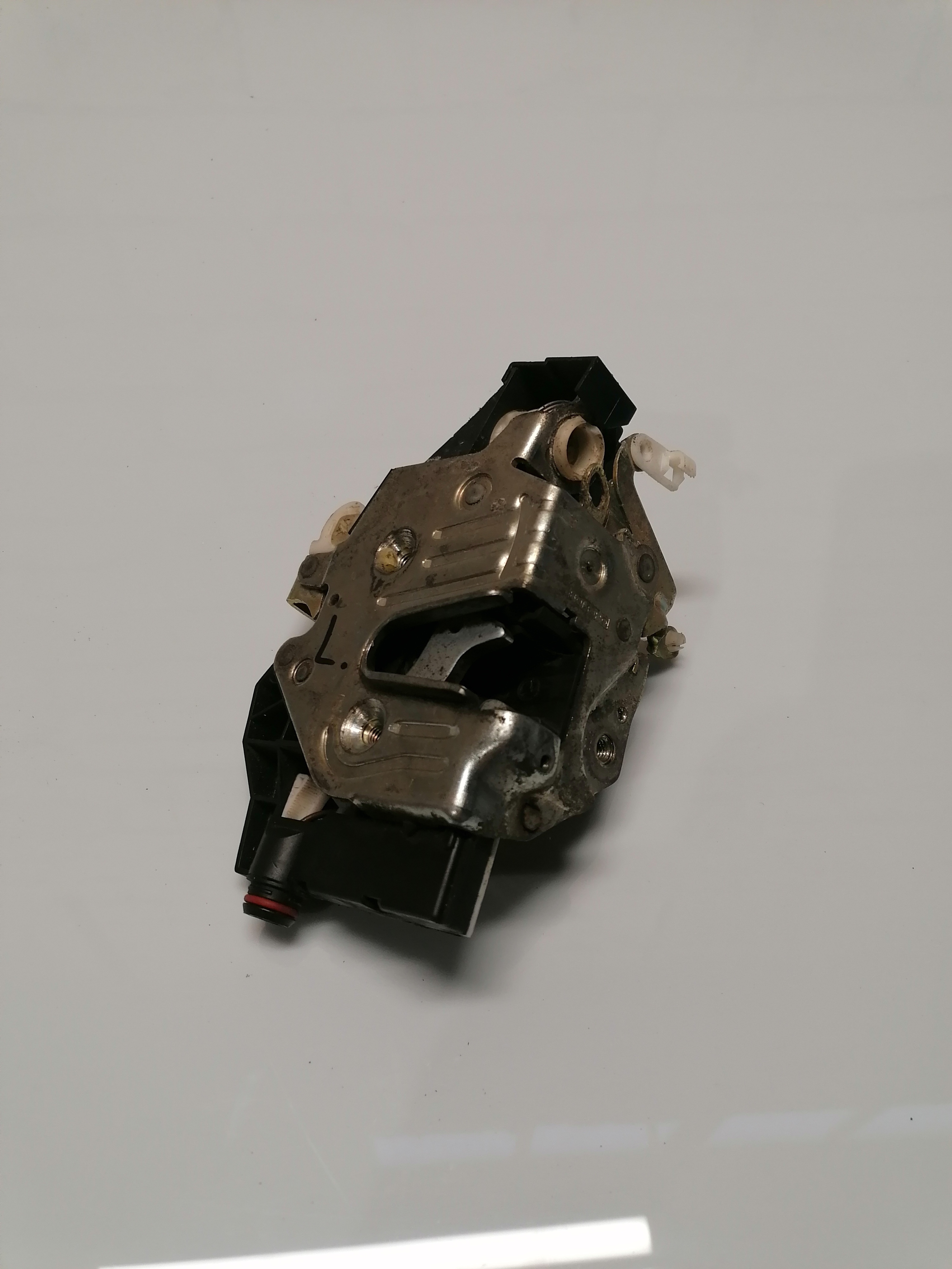 1297200135 - Left Side Door Lock Latch Actuator 89-95 | 58