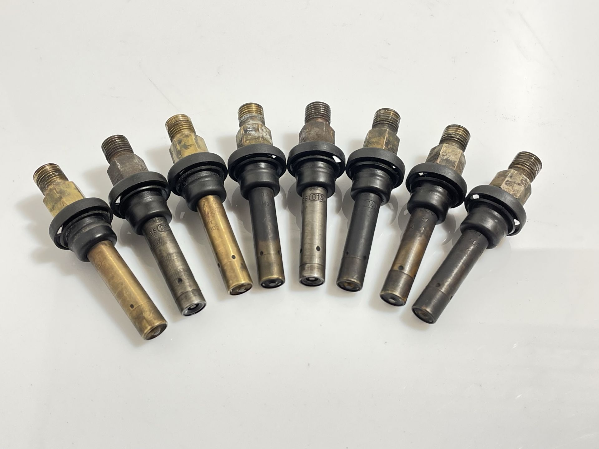 0000785823 - Fuel injectors set | 436