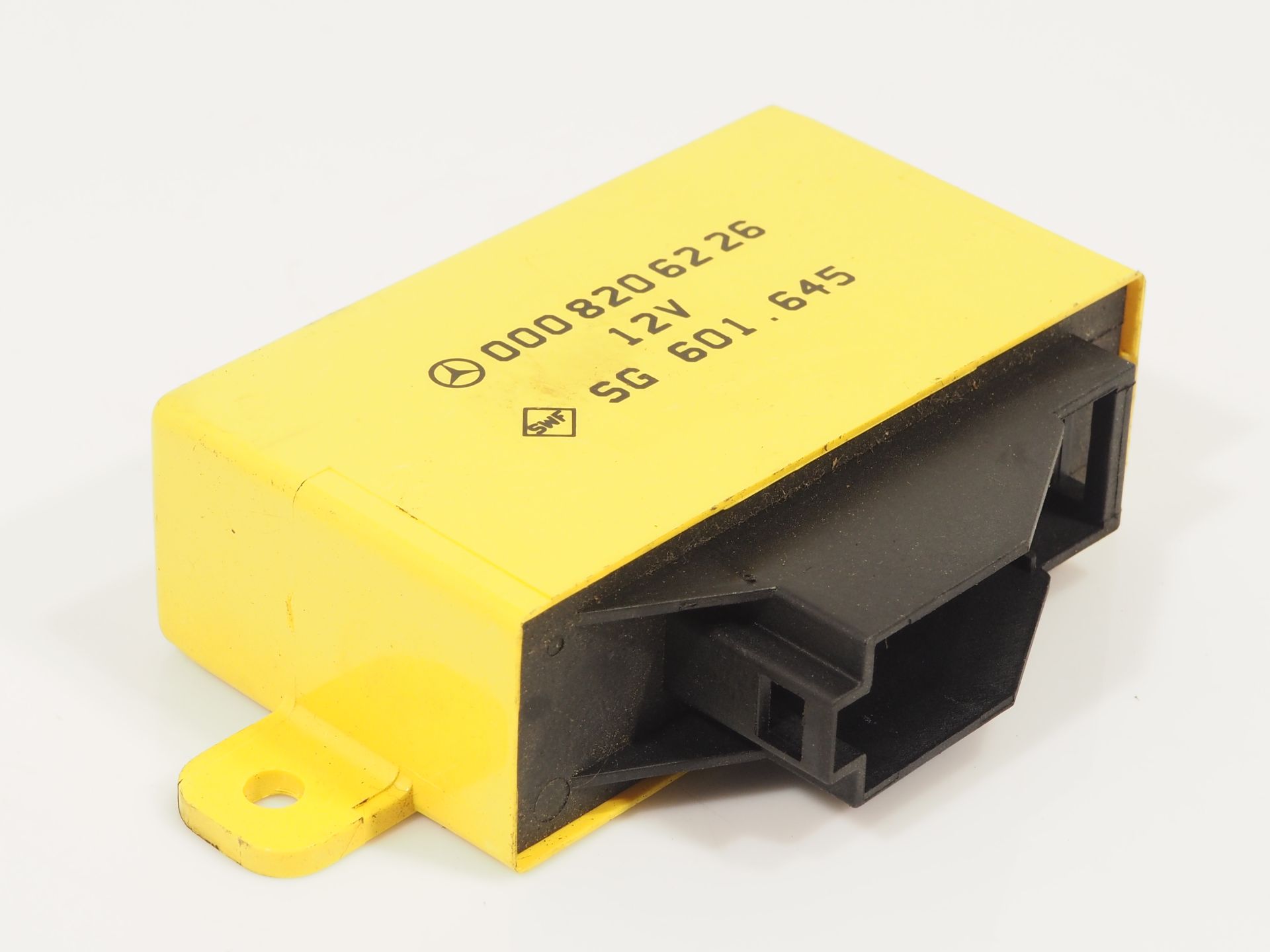 0008206226 - Seat heat control module | 872