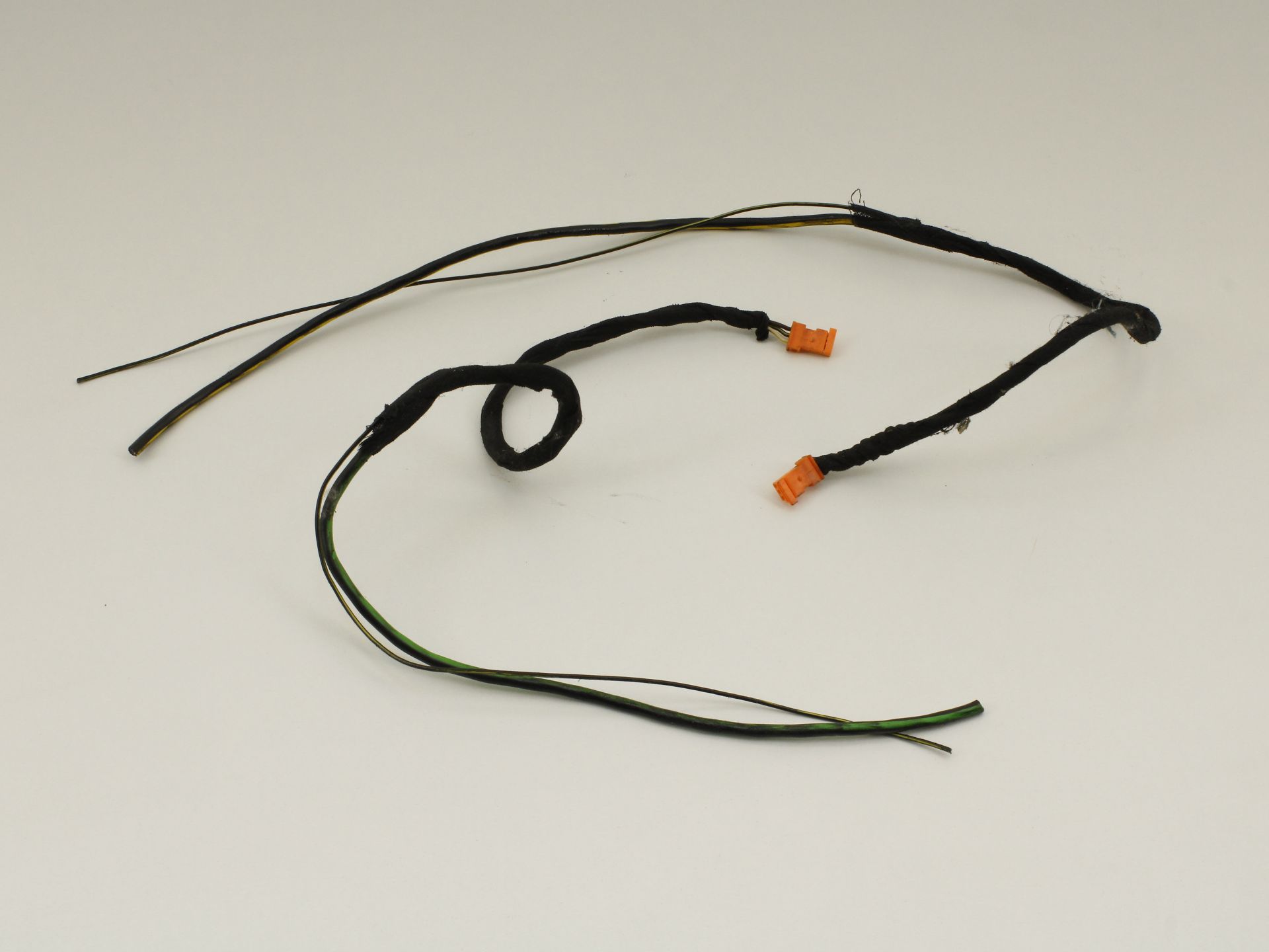 0008209926C - Safety crash sensor wiring connectors | 1240