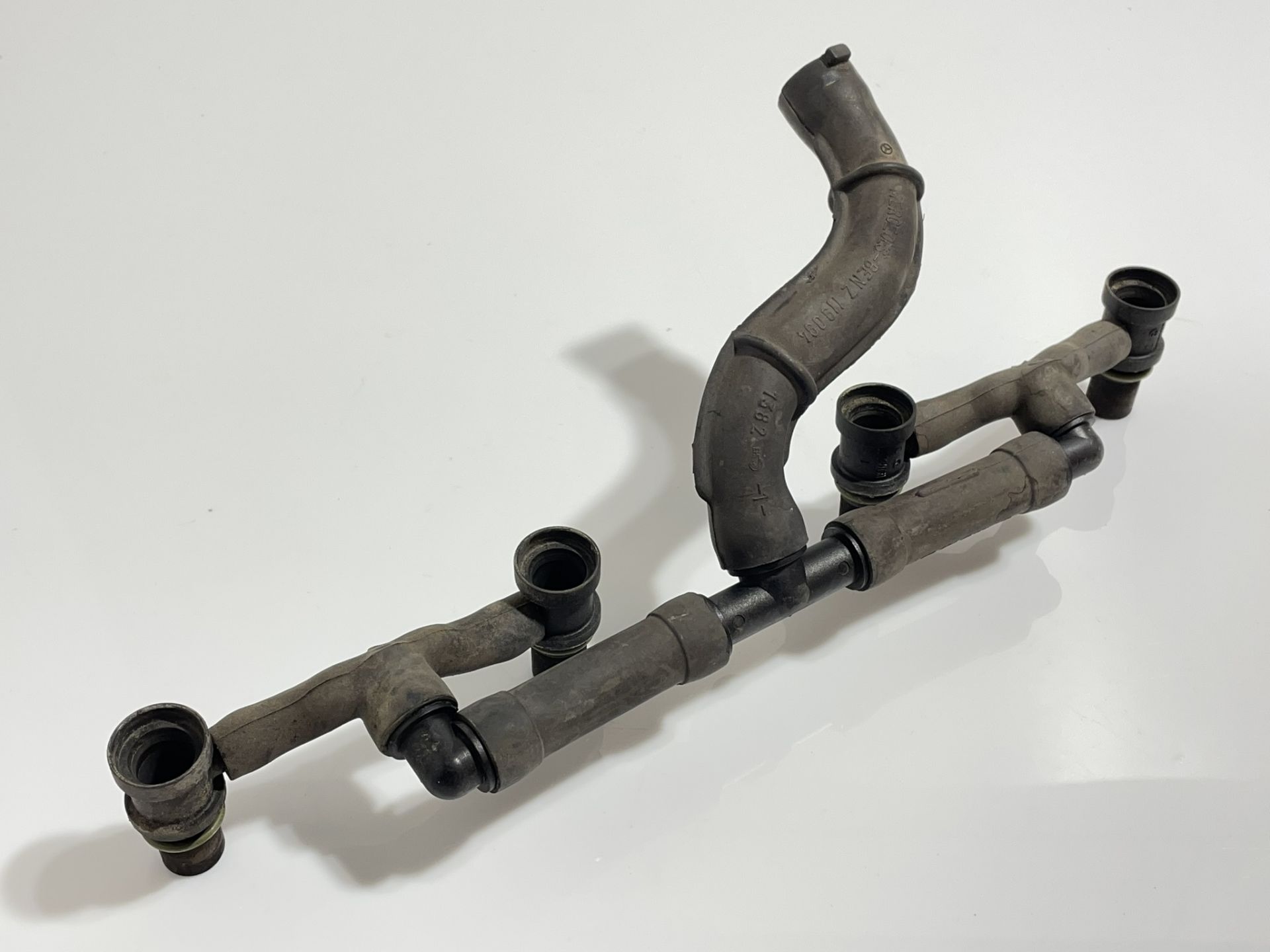 1190941382 - Idling air distributor to intake manifold | 433