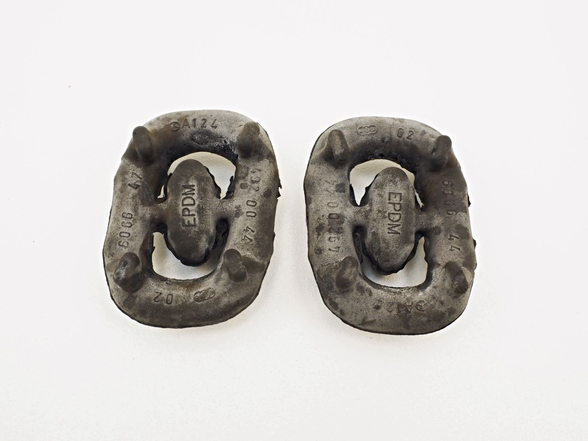 1244920044 - Muffler rubber bushing ring set | 2064