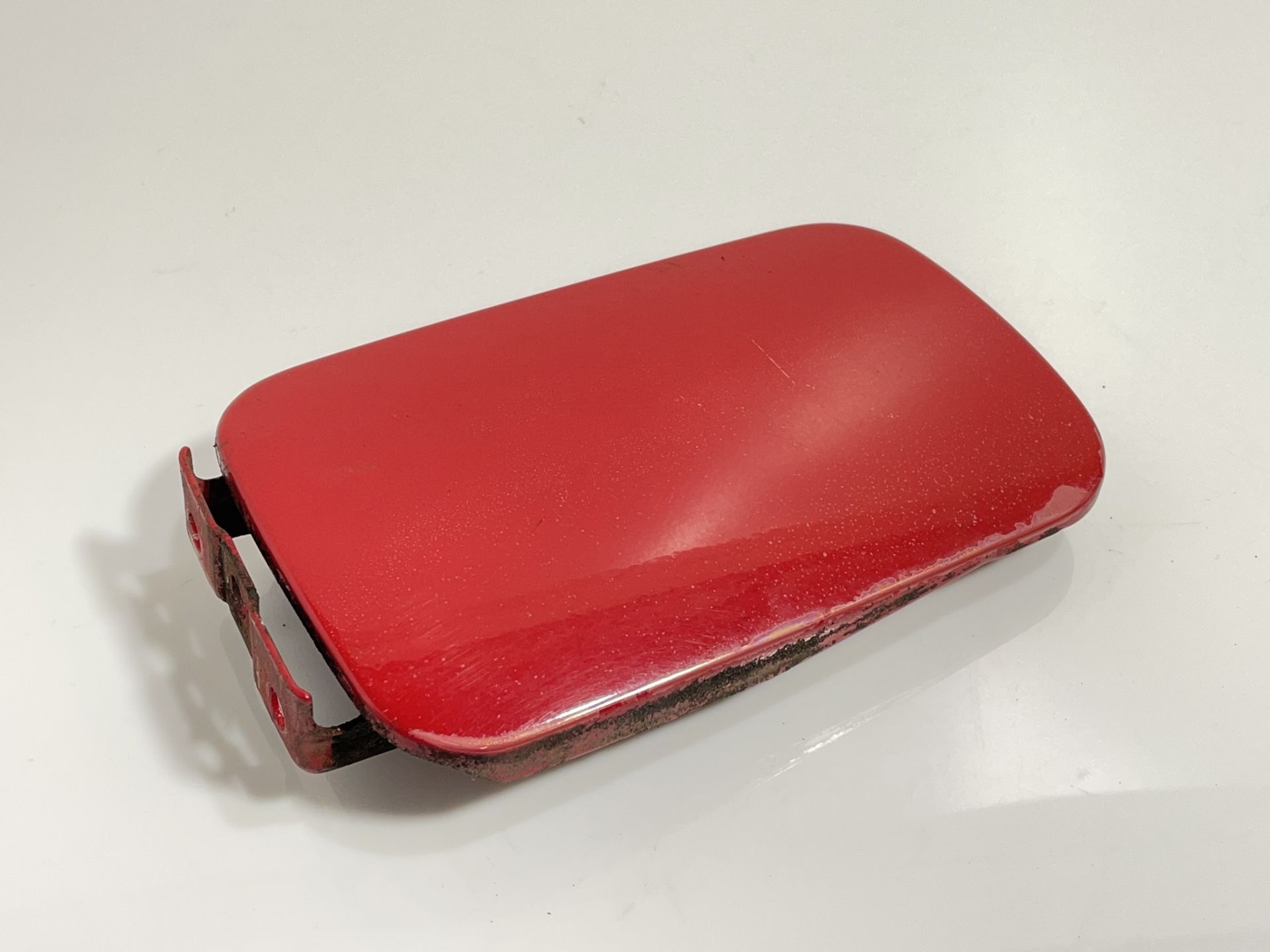 1295840539 - Fuel tank filler door | 491