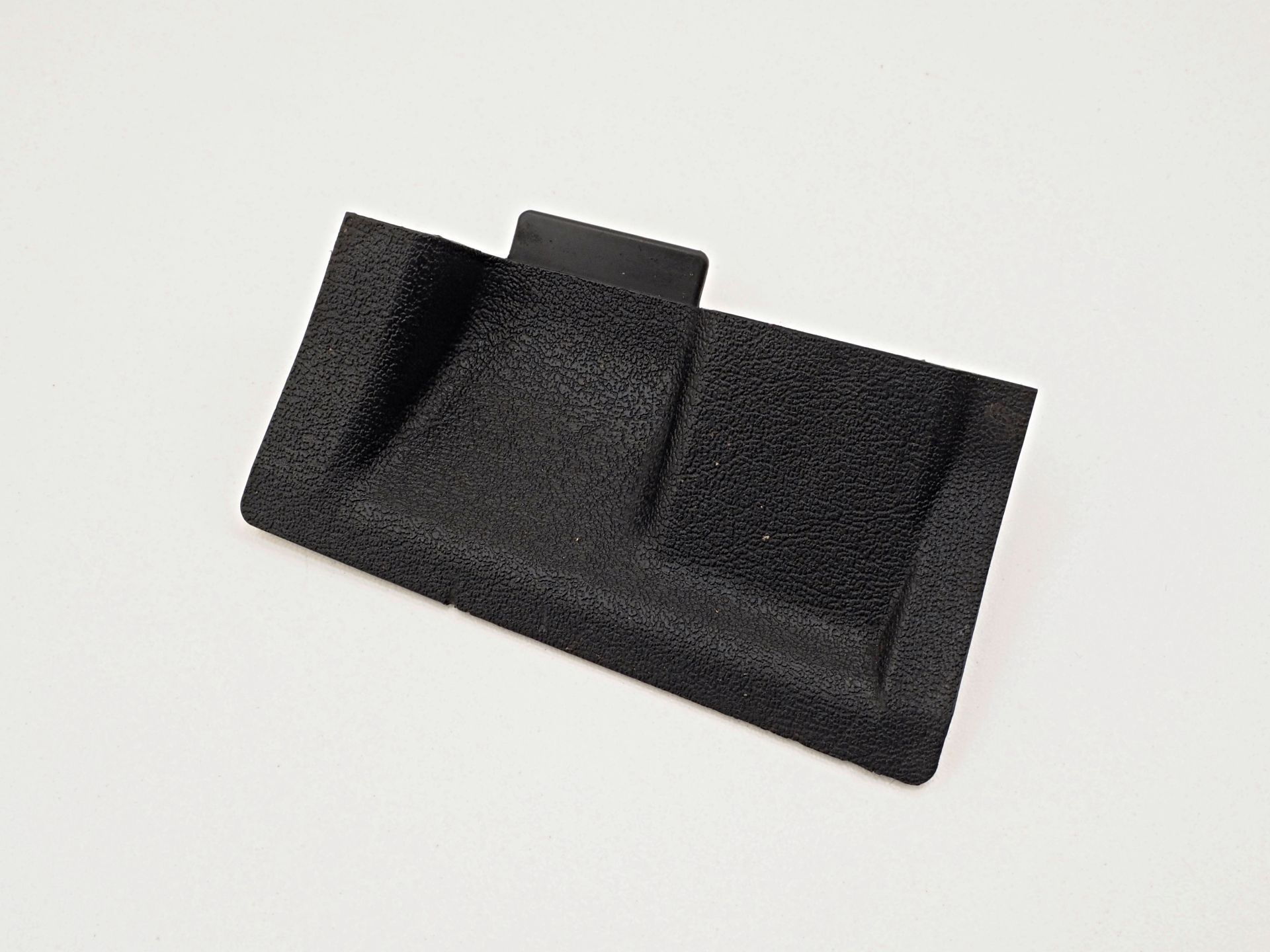 1296860107 - Left seat trim cover | 3017