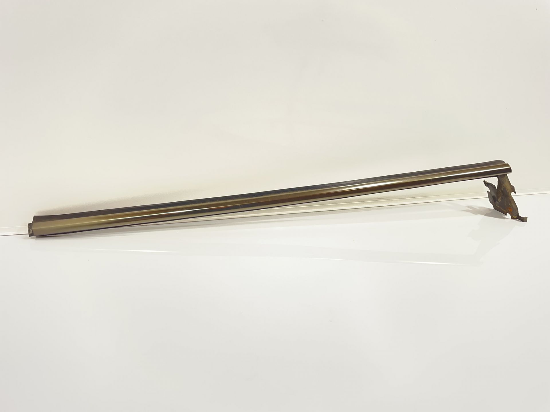 1296900180 - Left door strip molding trim | 577