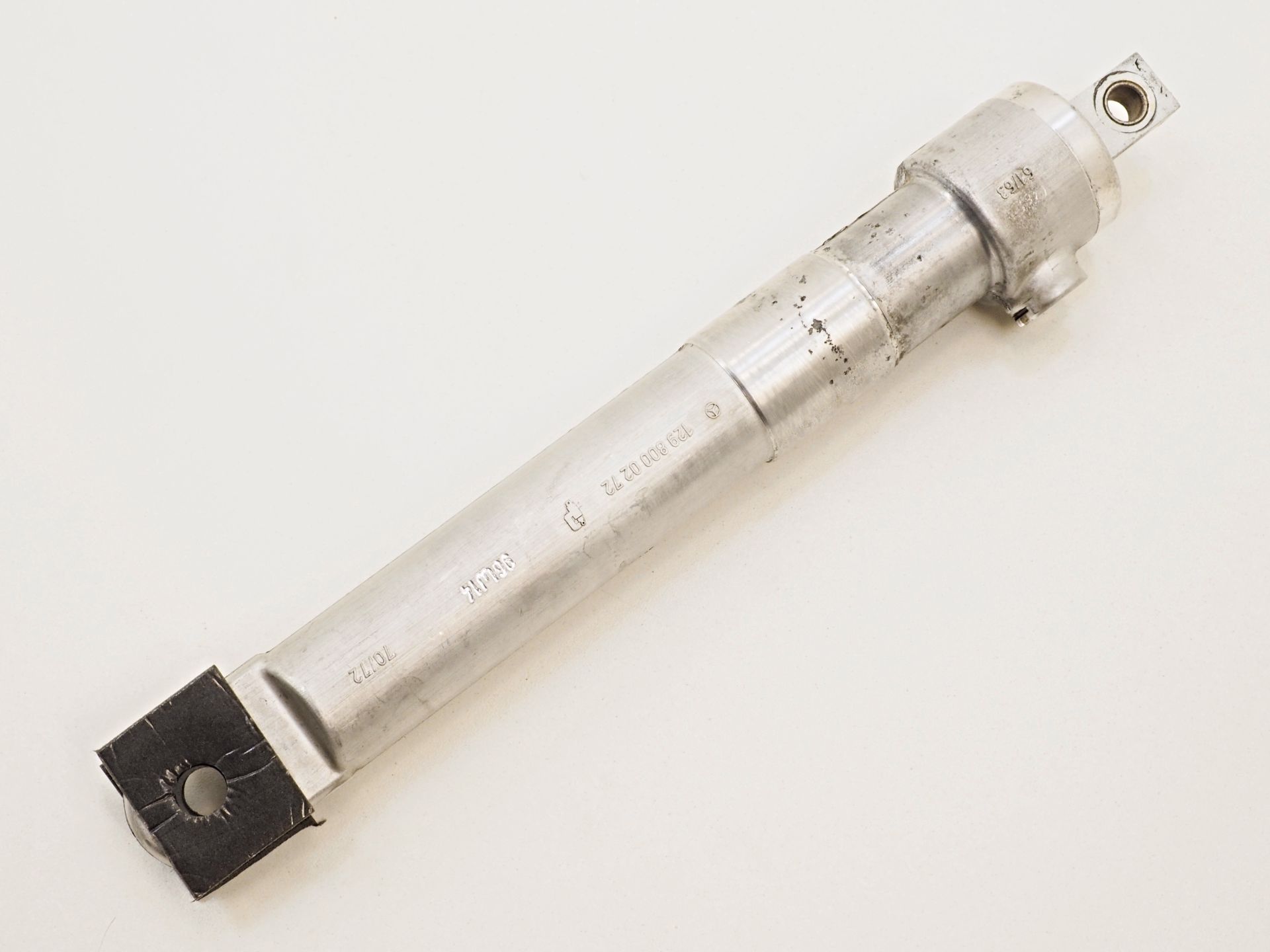 1298000272 - Soft roof main hydraulic cylinder | 3502