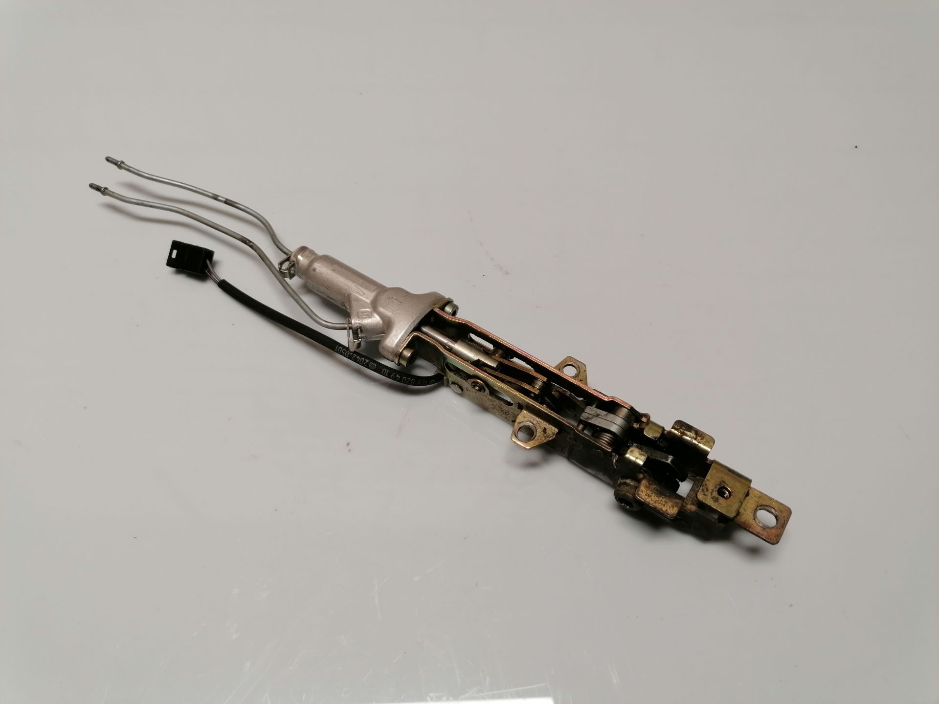 1298000874 - Roof Front Right Lock Latch Cylinder | 47