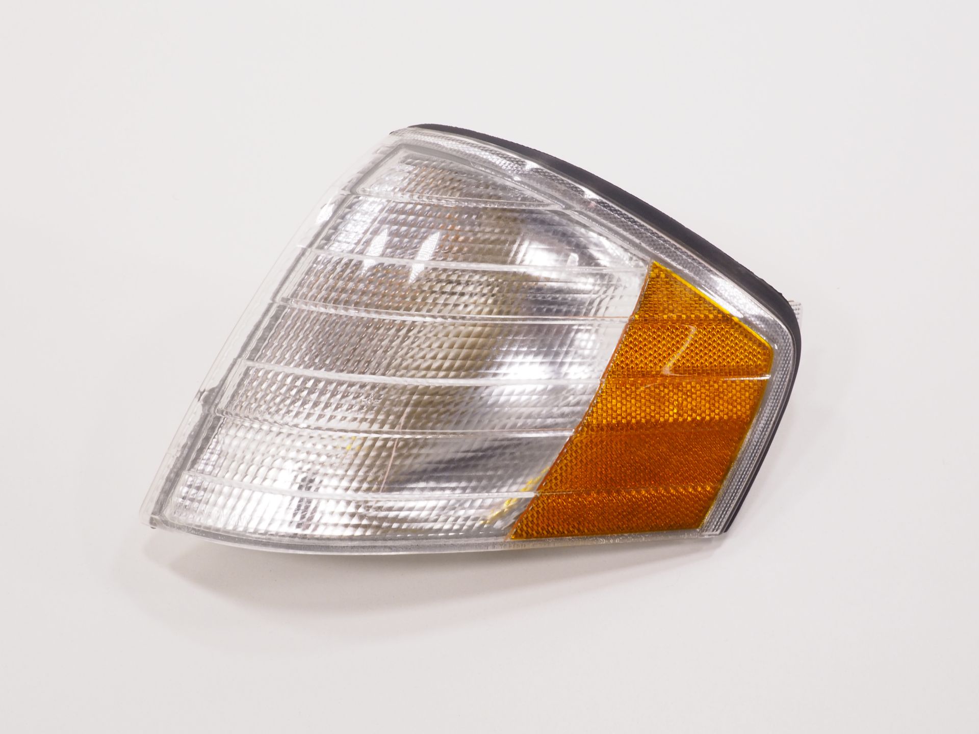 1298260743 - Front left turn signal light | 3461