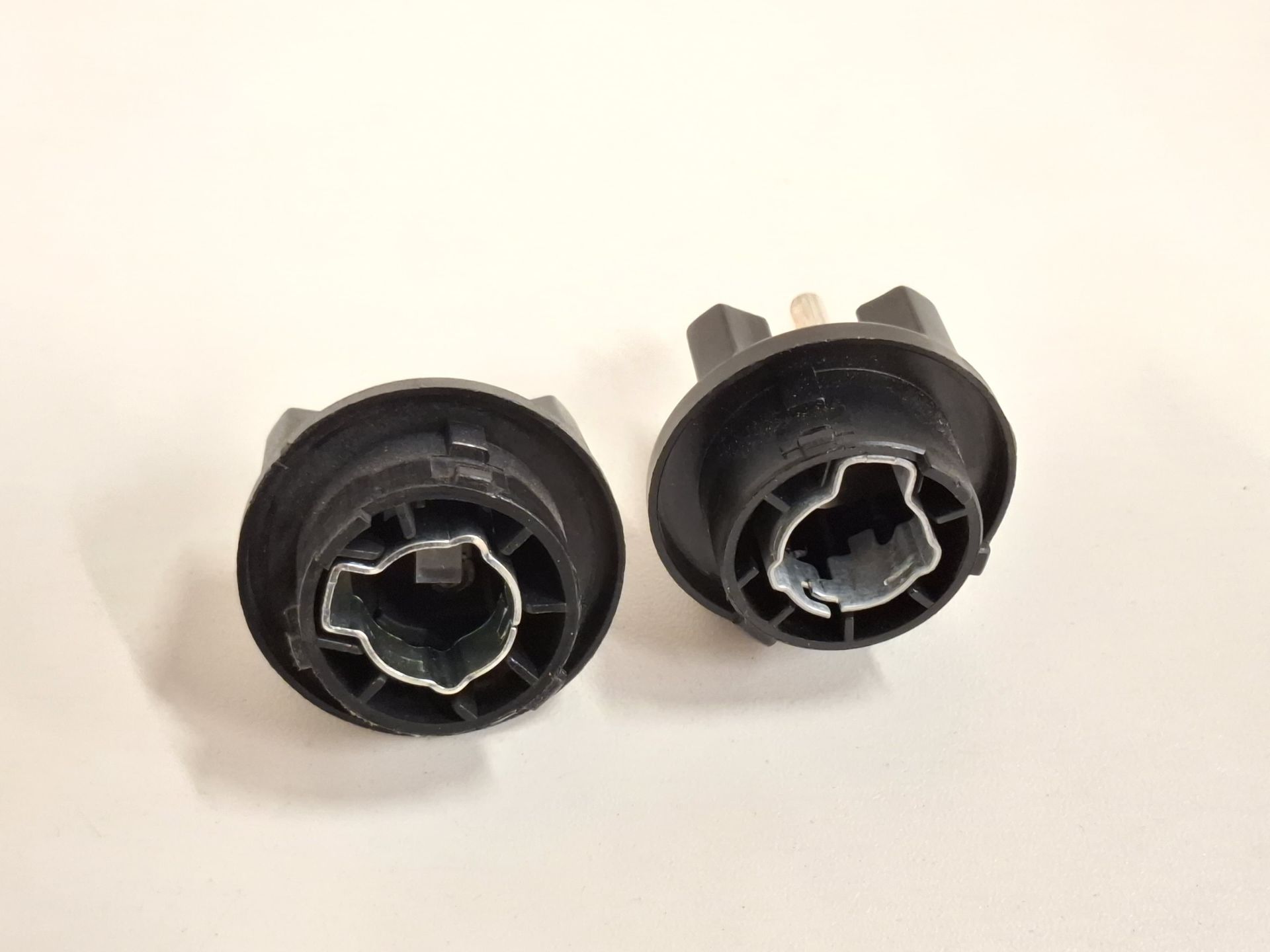 1298260943 - Front turning light bulb contact holder | 3694