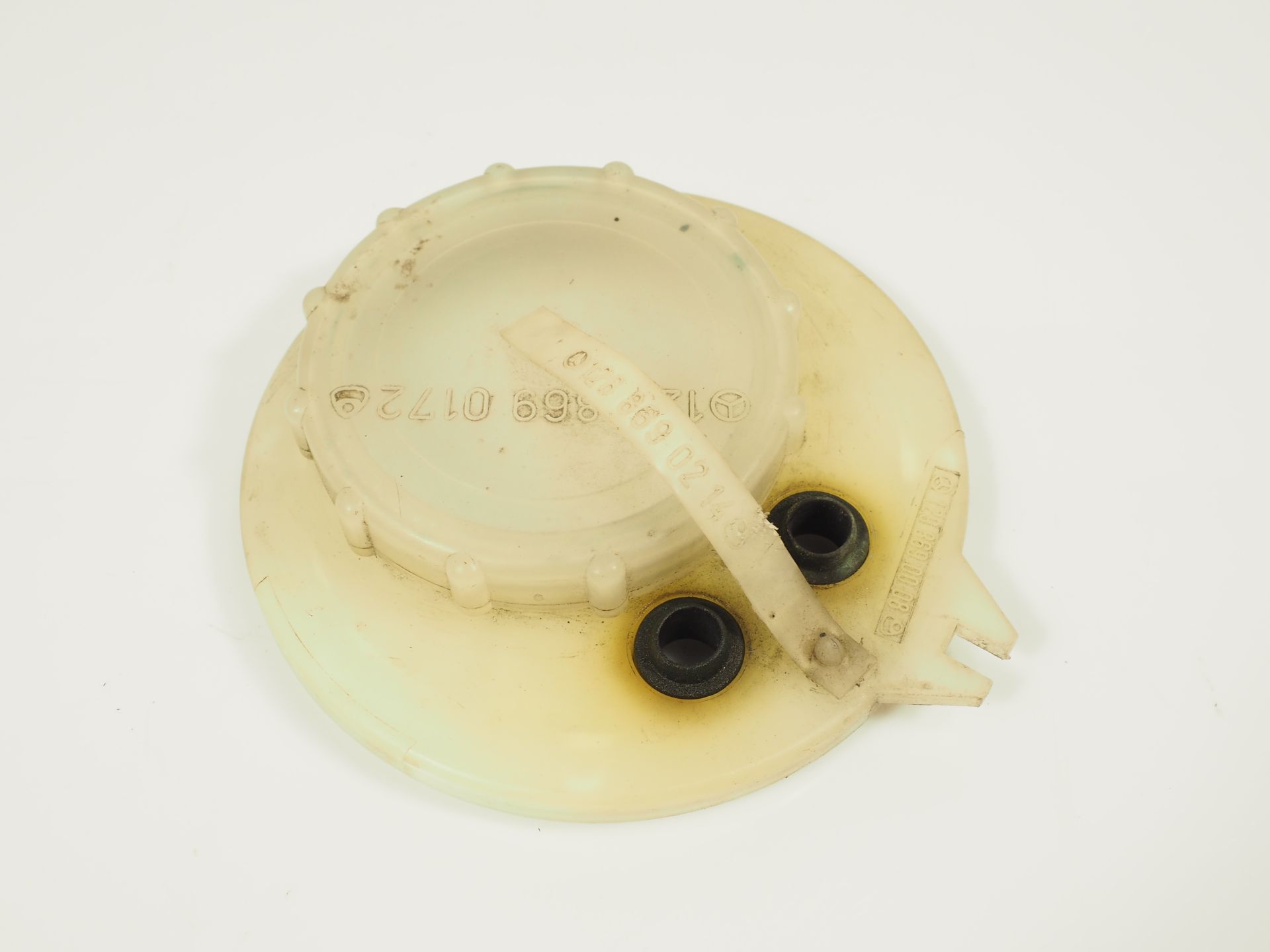 1298690008 - Washer fluid tank upper cover | 924