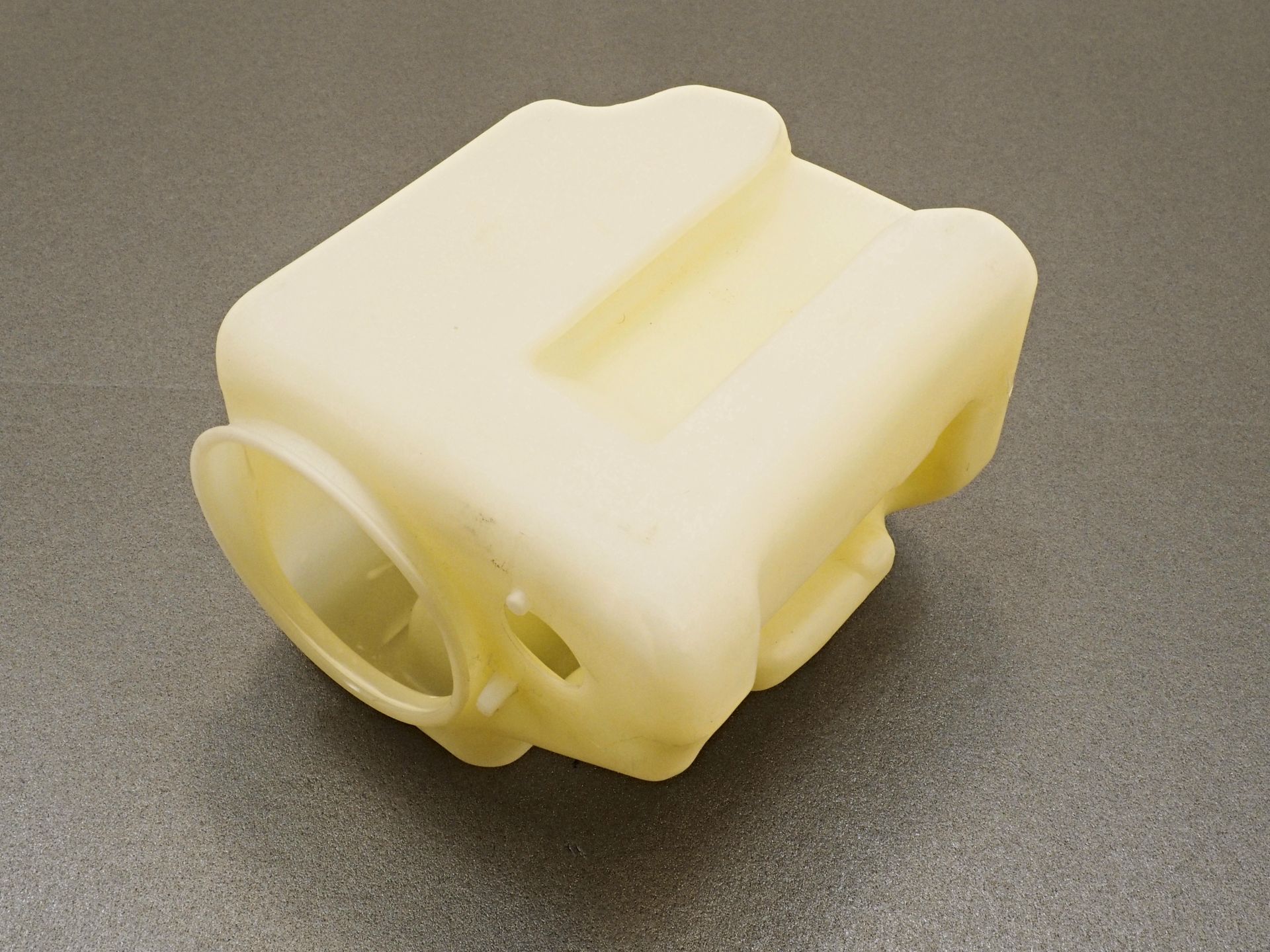 1298690320 - Washer fluid tank | 3517