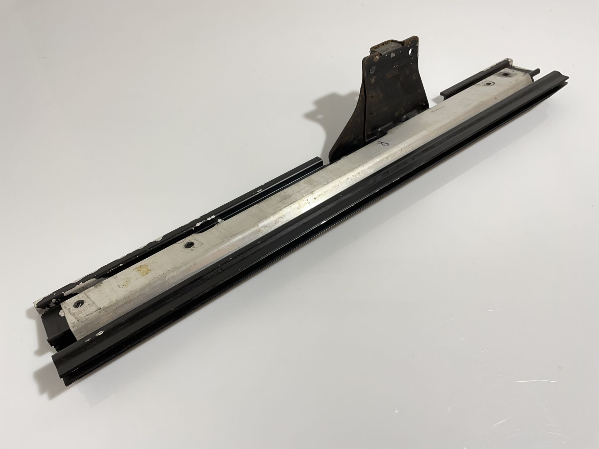 1299100889 - Right seat right side rail | 335