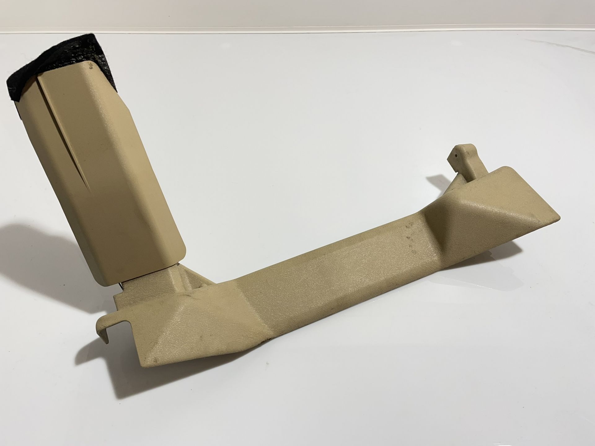 1299120235 - Bottom rear cover right seat | 278