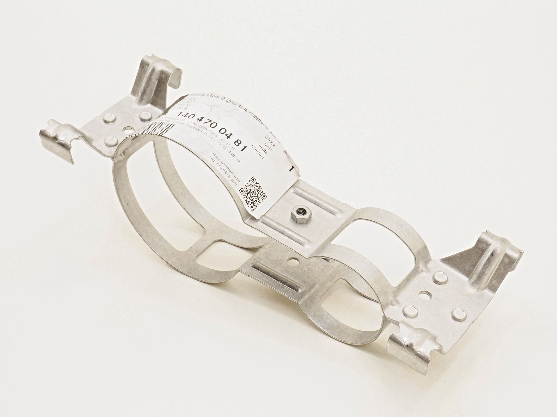 1404700481 - Electric fuel pump and filter bracket | 3476