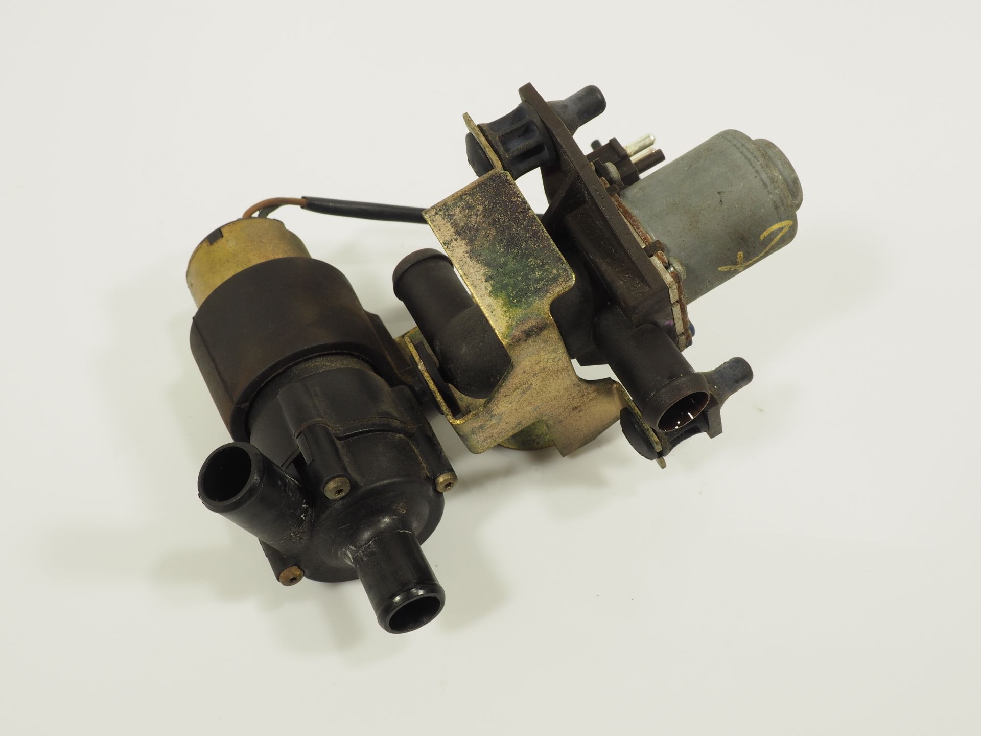 0008307284 - Heater control valves | 986