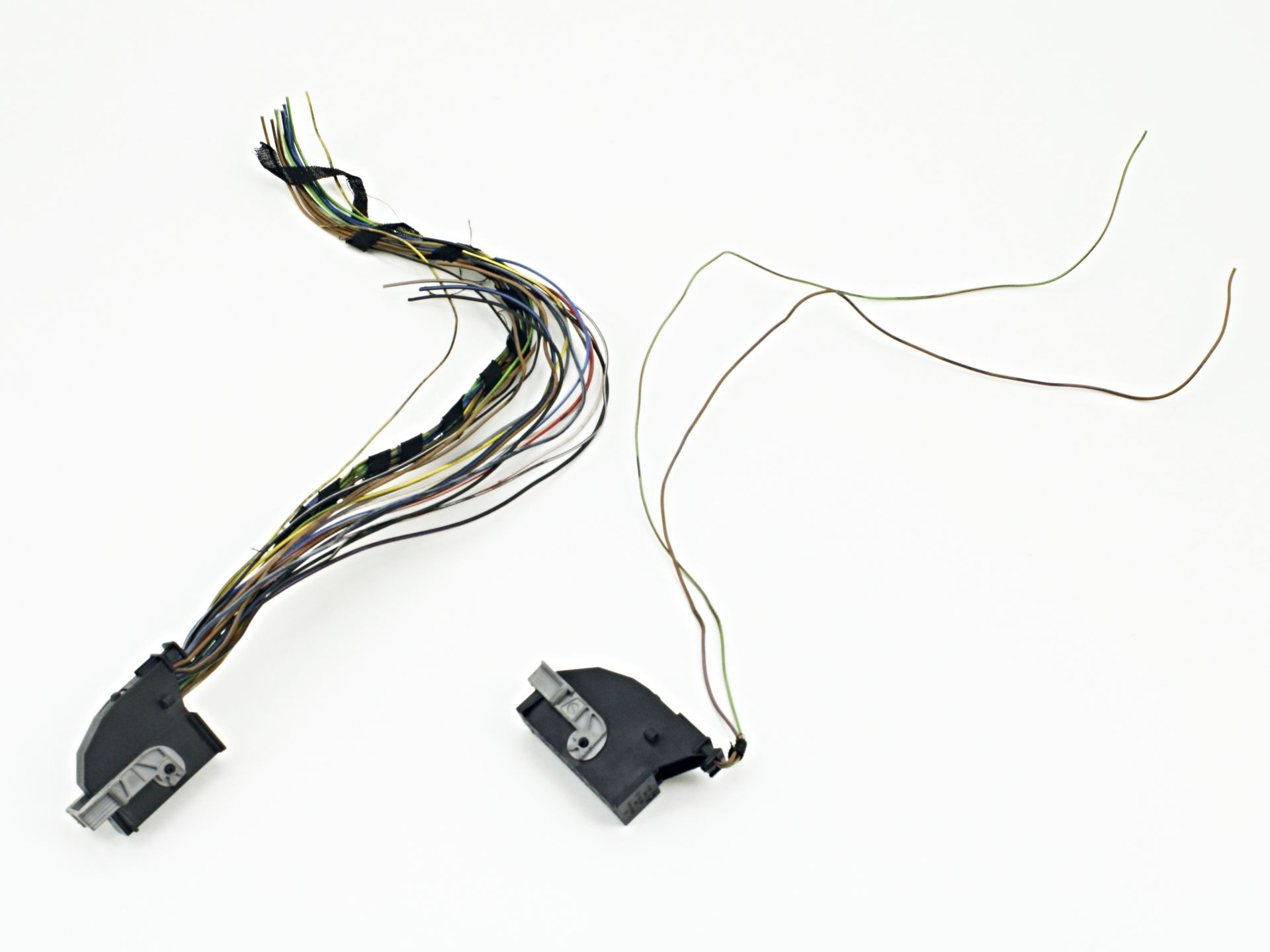 2105451003 - Instrument cluster connector pair | 1124